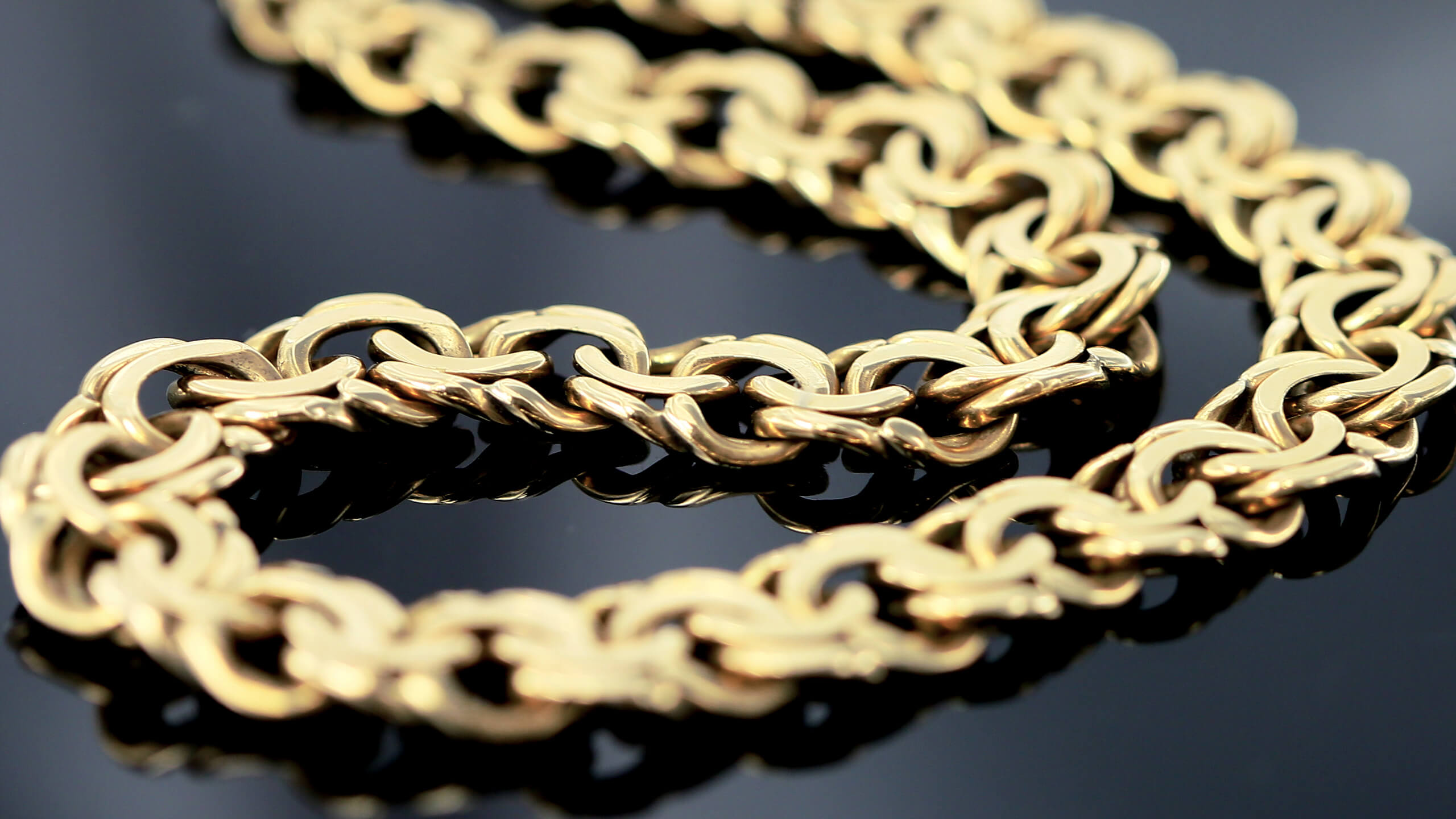 SHOULD I CHOOSE 18CT OVER 9CT GOLD?